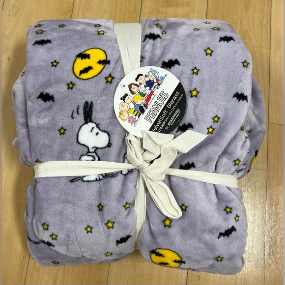 Peanuts | Bedding | Peanuts Halloween Snoopy Ghost Moon Stars Berkshire ...
